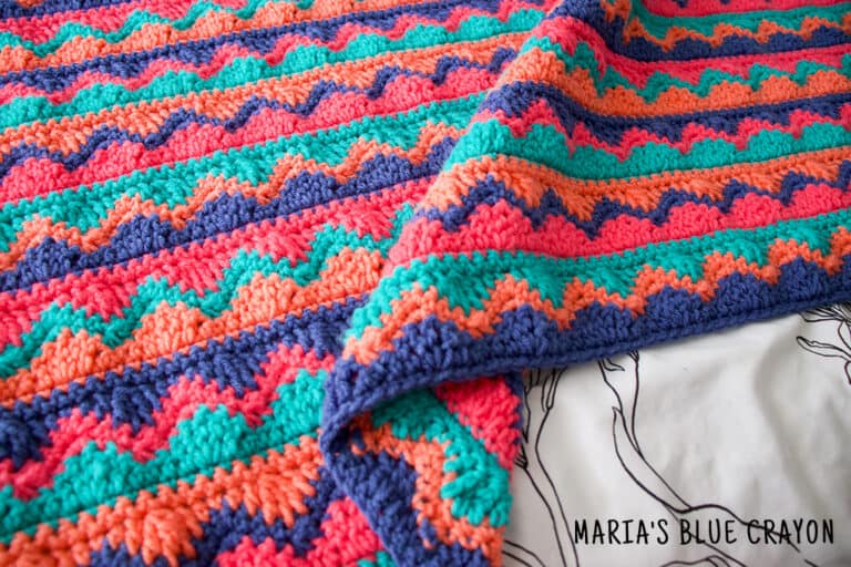 Crochet Chevron and Waves Blanket Pattern - Maria's Blue Crayon