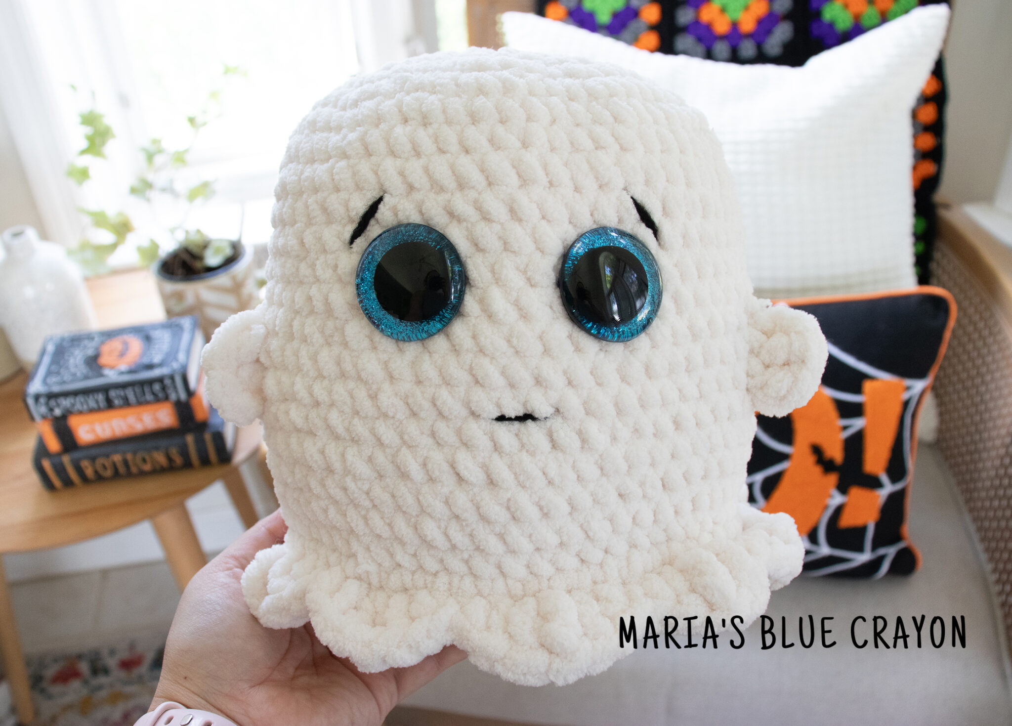 Crochet Ghost Plushie Free Pattern - Maria's Blue Crayon